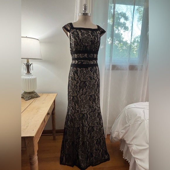 Melrose | Dresses | Melrose Elegant Black Lace Evening Dress Large Euc ...